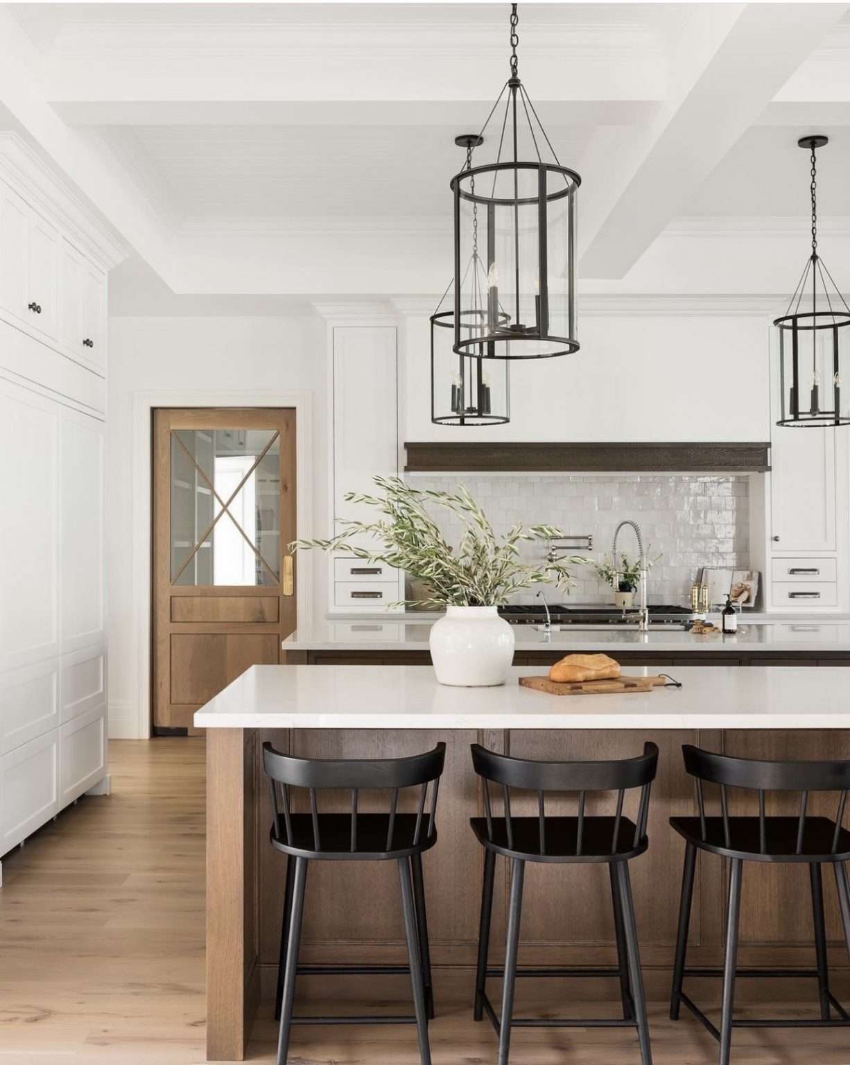 21 Kitchen Island Lighting Ideas To Make a Statement