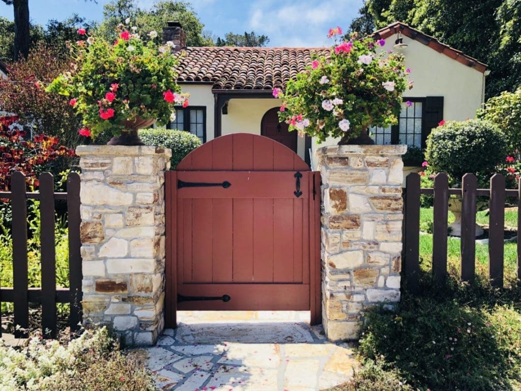 20 Gate Paint Color Ideas