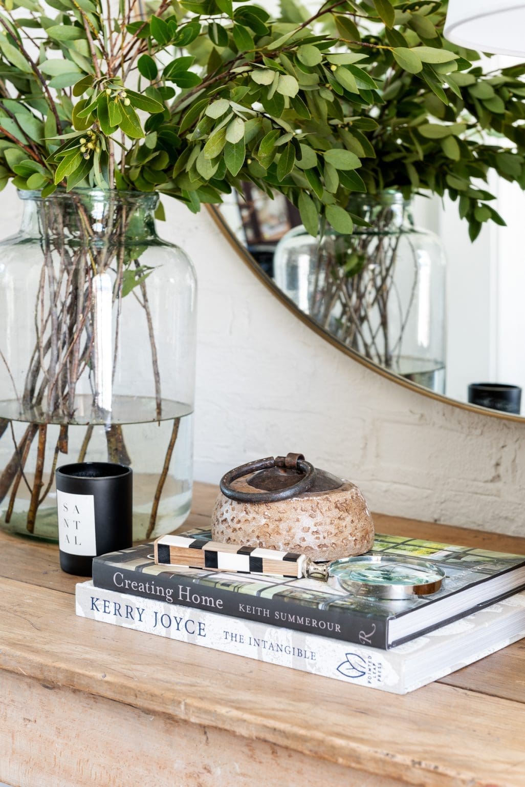 45 Modern and Elegant Entryway Table Decor Ideas