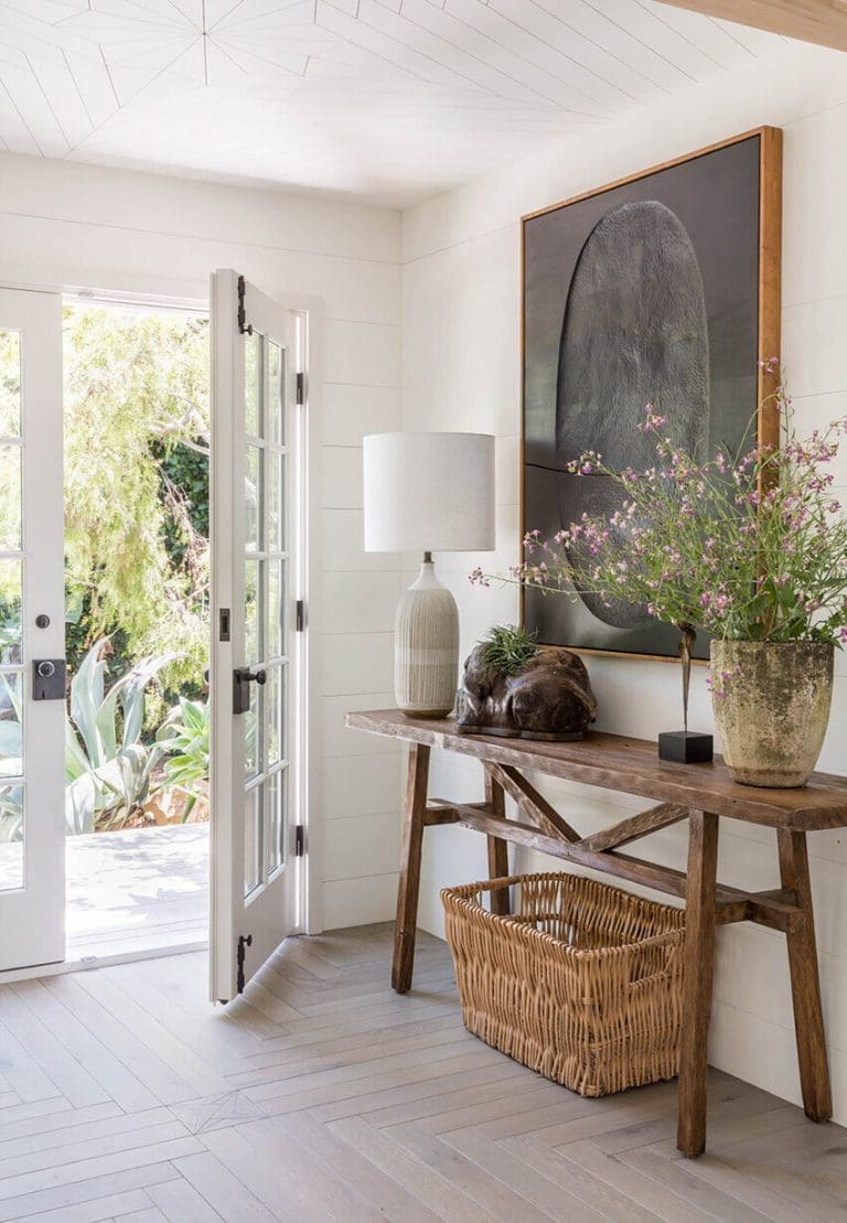 45 Modern and Elegant Entryway Table Decor Ideas