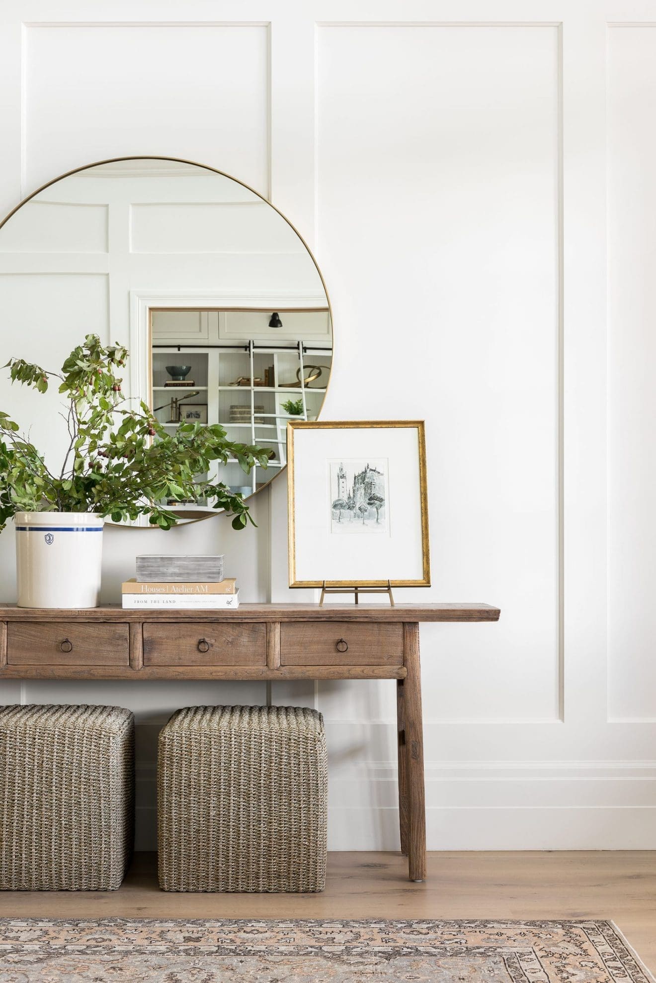45 Modern and Elegant Entryway Table Decor Ideas