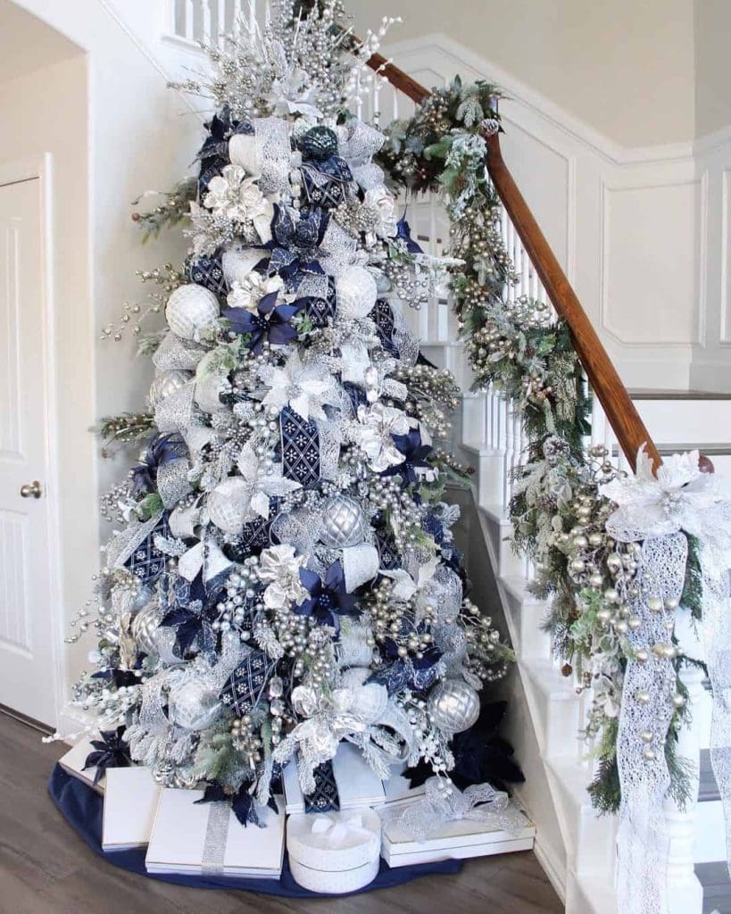 20 Best White and Blue Christmas Tree Decor Ideas