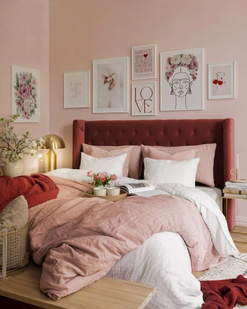 25 Romantic Bedroom Colour Combinations With Photos