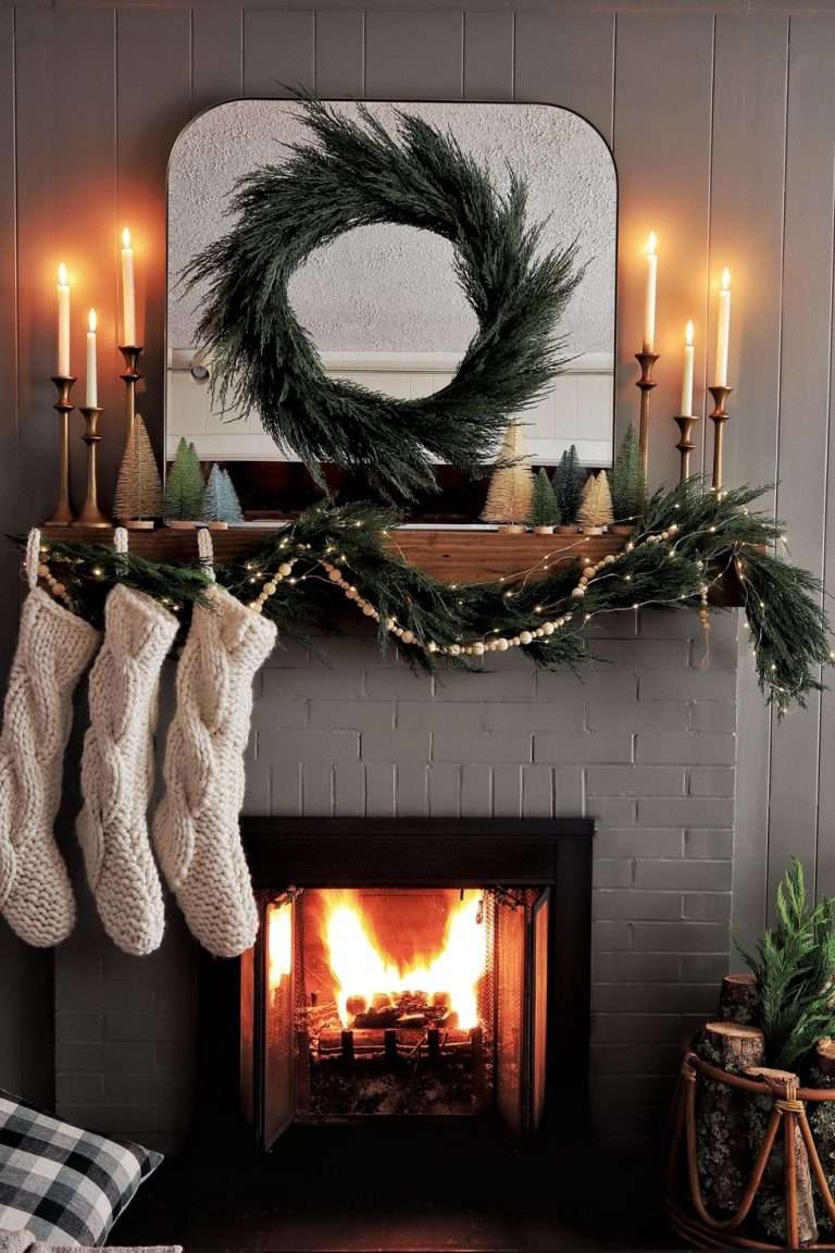 40+ Elegant Christmas Mantel Decor Ideas
