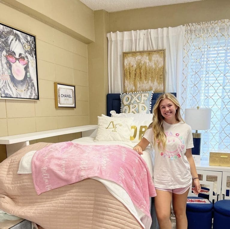 40 Insanely Cute College Dorm Room Ideas for Girls