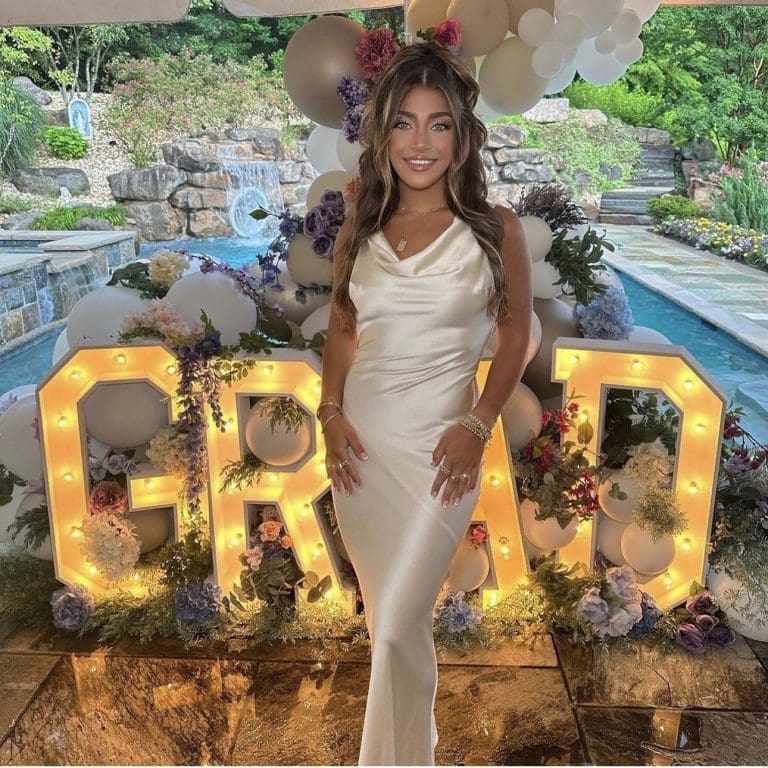 34 Best Backyard Graduation Party Ideas