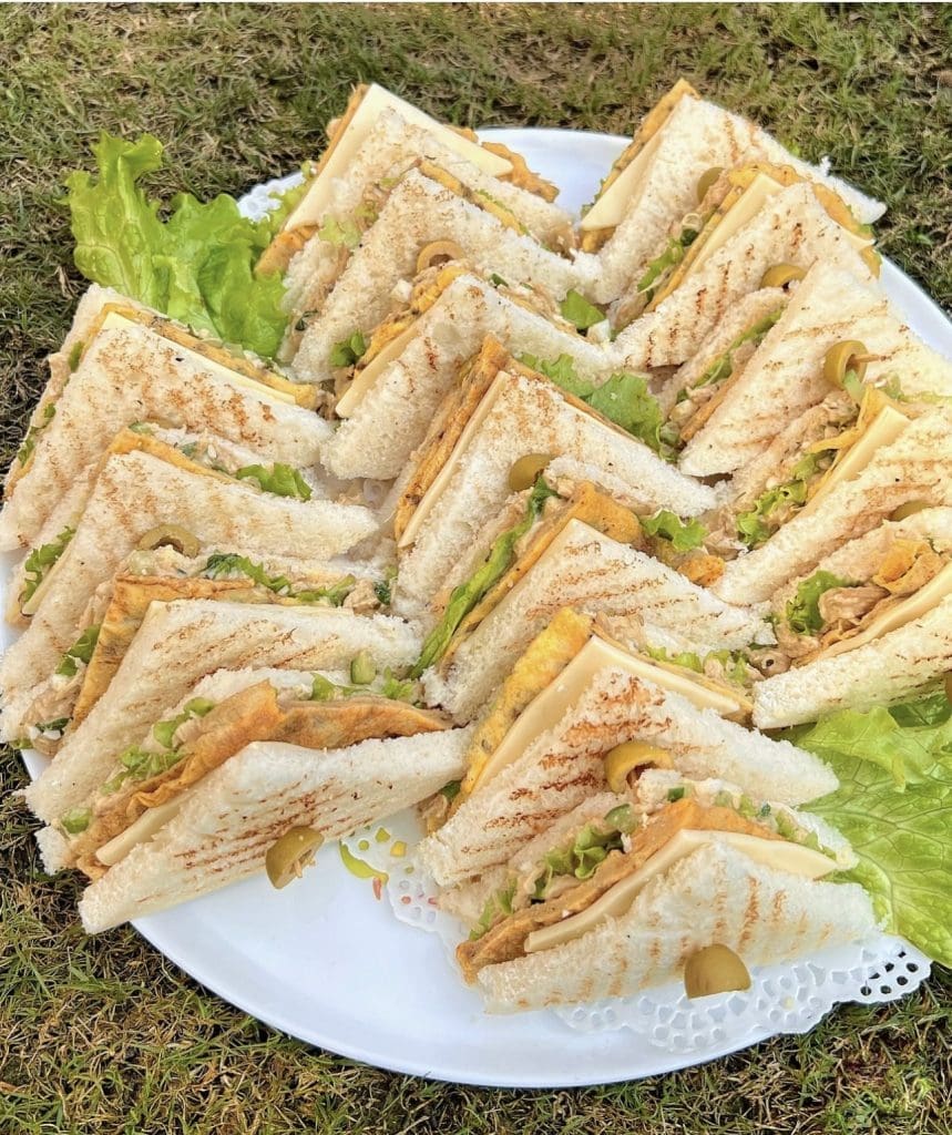 27 Easy and Delicious Pool Party Food Ideas Everyone Will Love