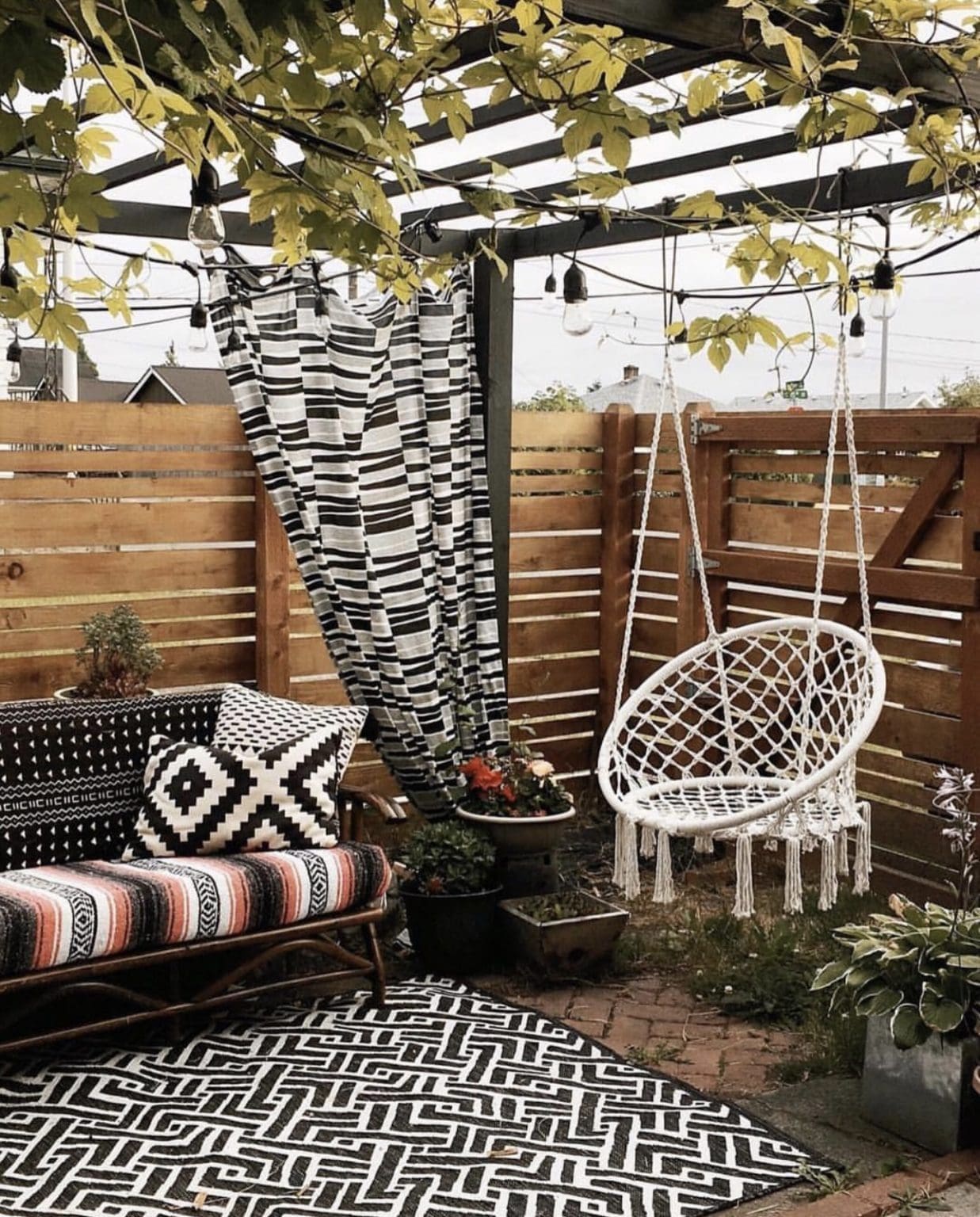 24 Stunning Bohemian Backyard Ideas