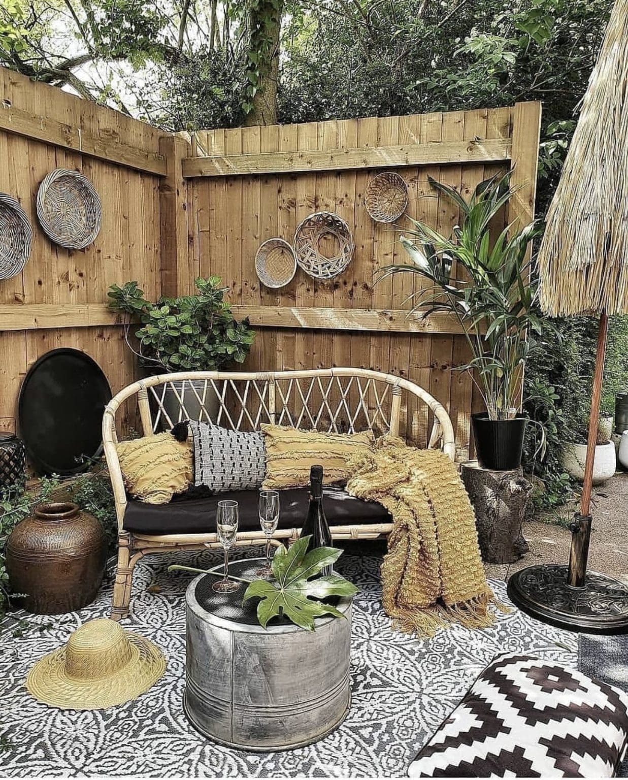 24 Stunning Bohemian Backyard Ideas