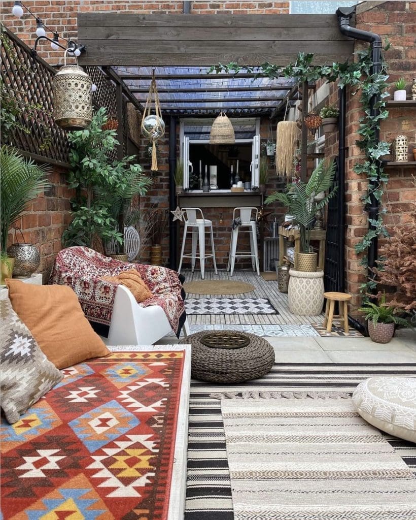24 Stunning Bohemian Backyard Ideas