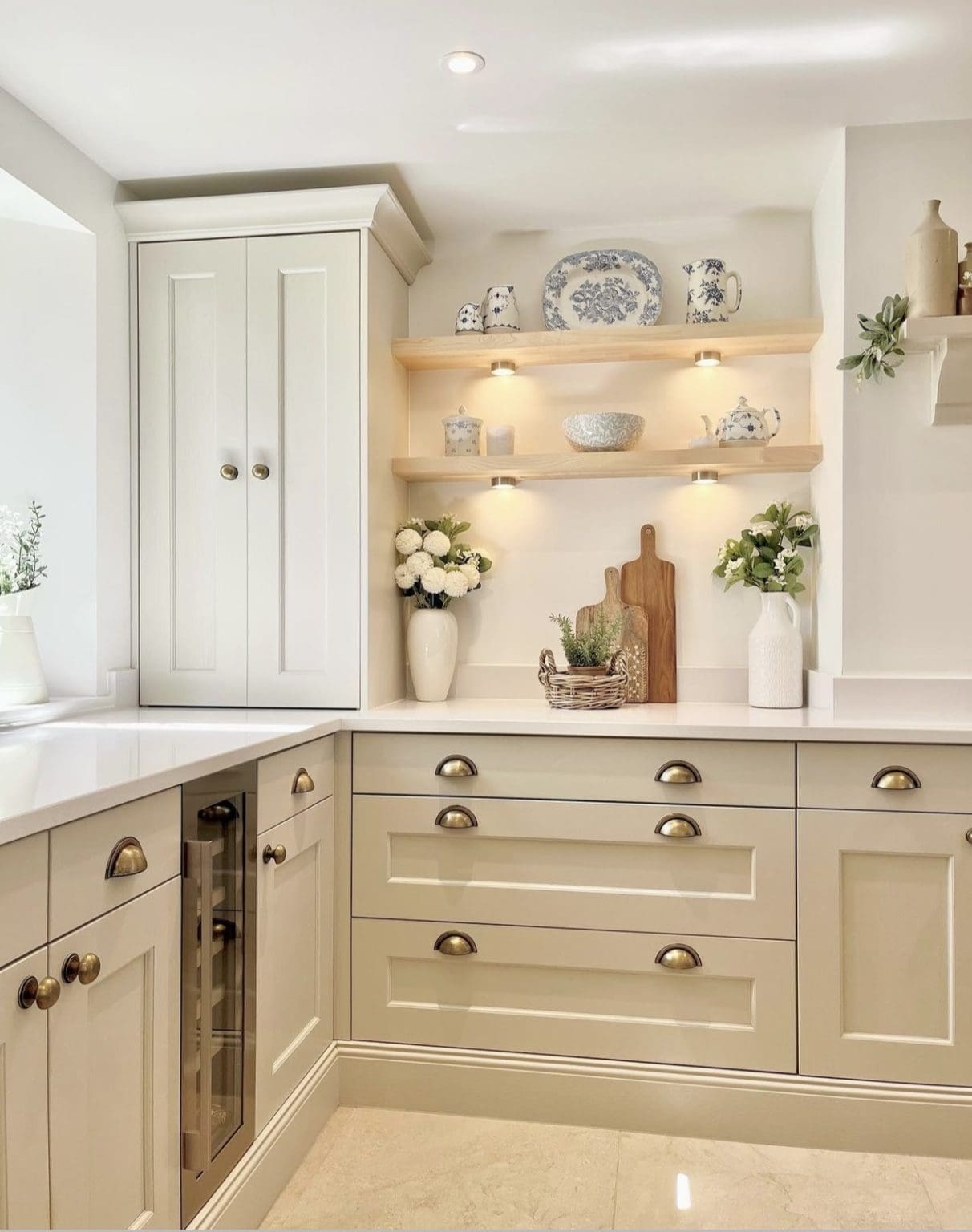 24 Best Cream Kitchen Cabinets to Inspire You