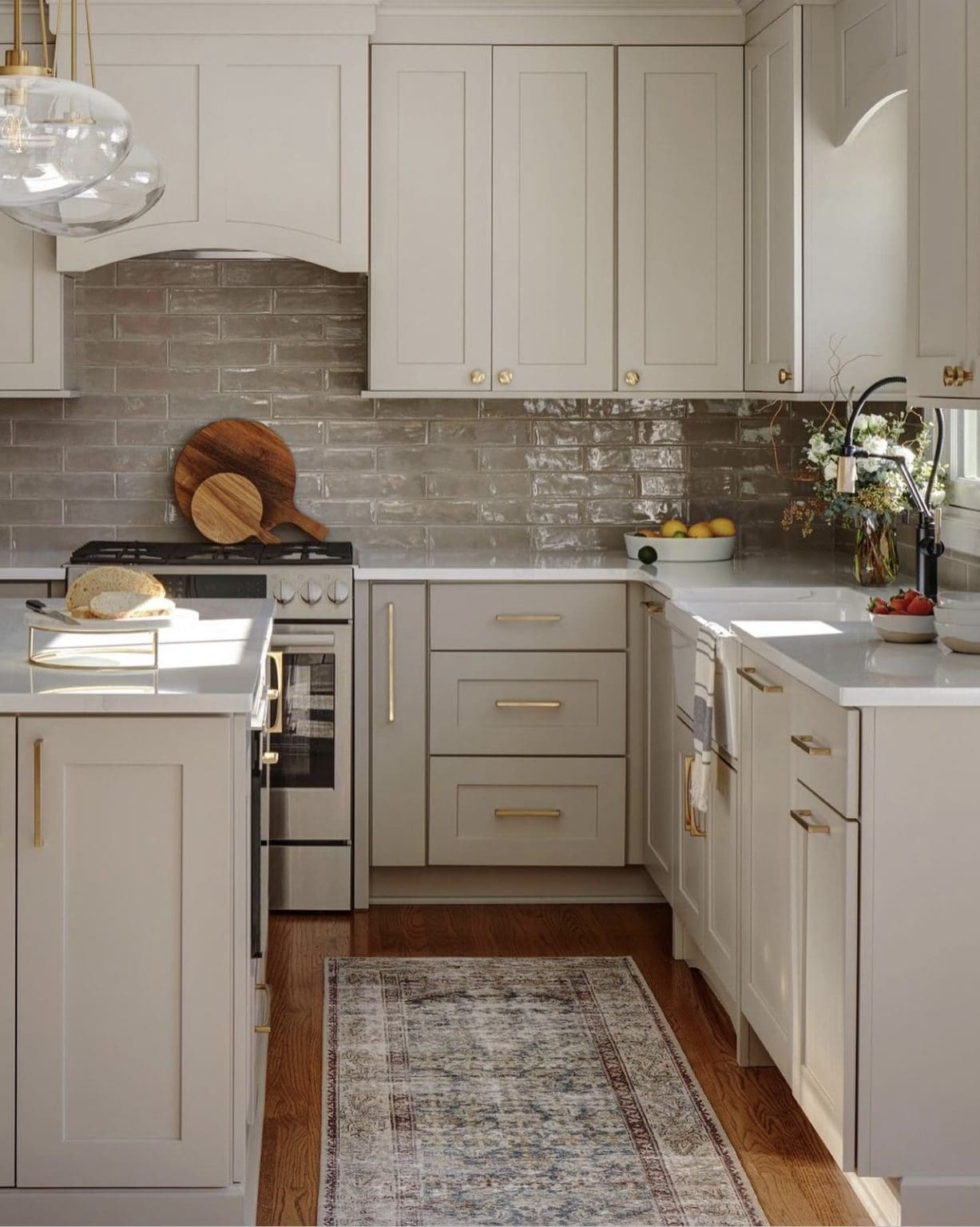 24 Best Cream Kitchen Cabinets to Inspire You