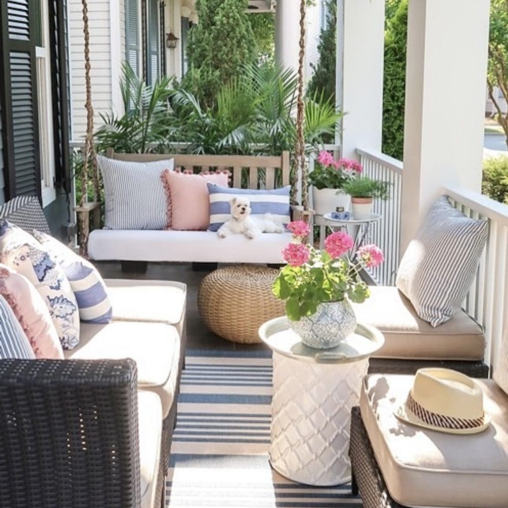 24 Super Cute Small Front Porch Ideas You'll Love
