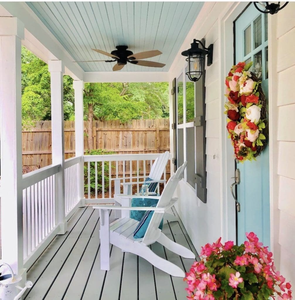 24 Super Cute Small Front Porch Ideas You'll Love