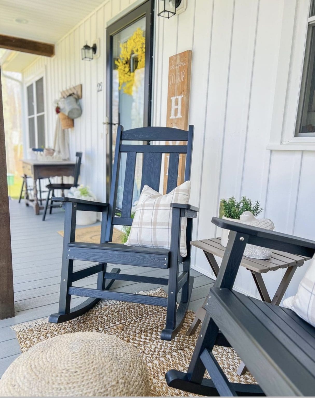 24 Super Cute Small Front Porch Ideas You'll Love