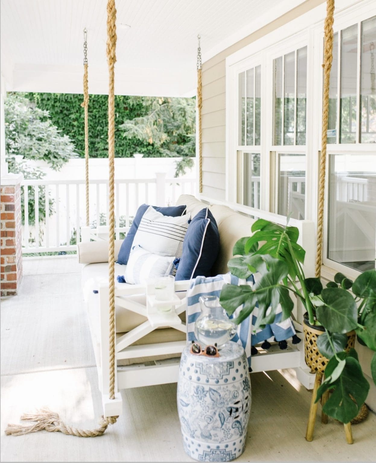 24 Super Cute Small Front Porch Ideas You'll Love