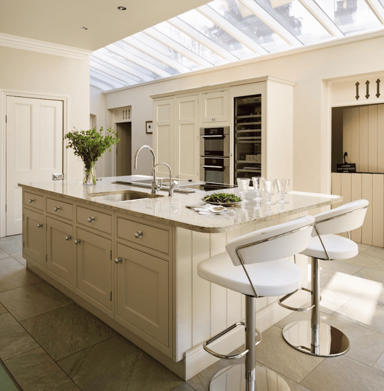 24 Best Cream Kitchen Cabinets to Inspire You