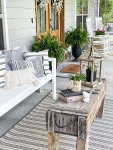24 Super Cute Small Front Porch Ideas You'll Love
