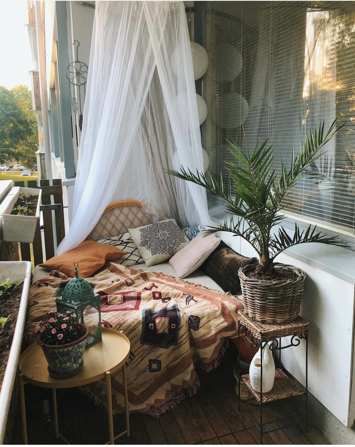 28 Small Balcony Decor Ideas That'll Blow Your Mind