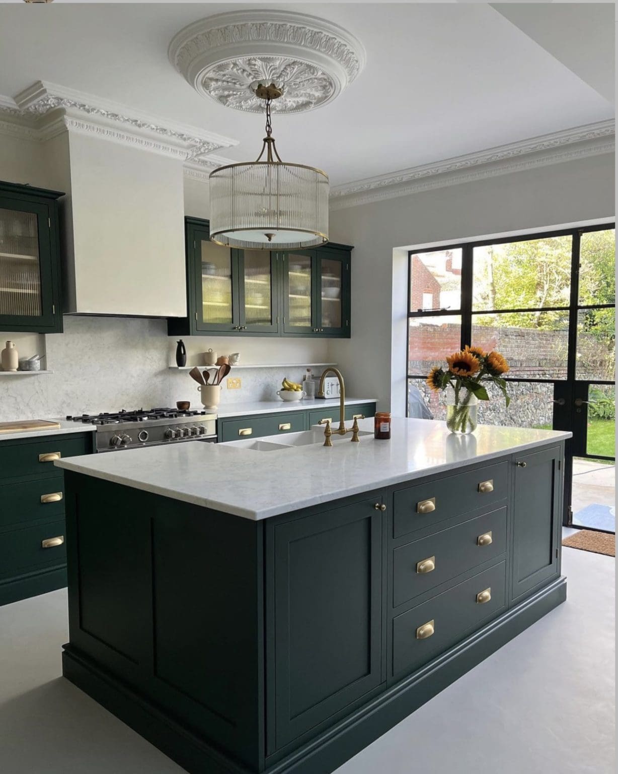 34 Best Dark Green Kitchen Ideas to Inspire You