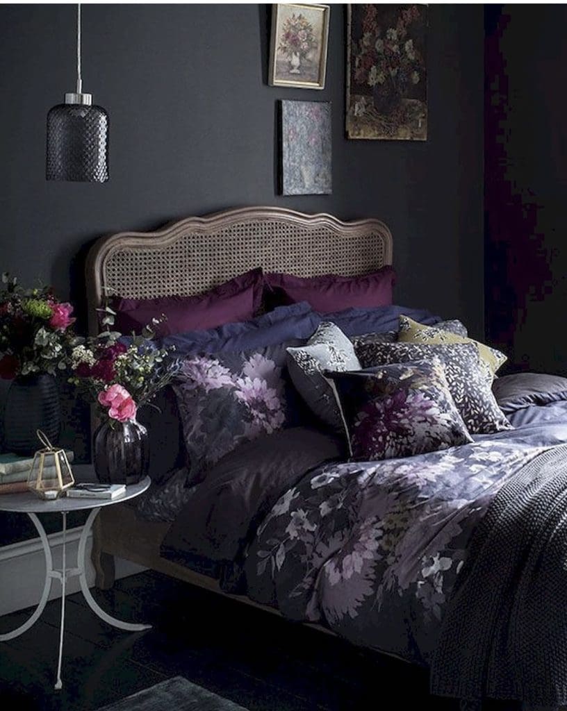 29 Dark and Moody Bedroom Ideas for a Relaxing Ambiance