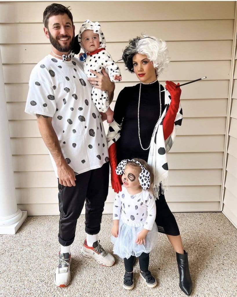 34 Best Family Costume Ideas That Everyone Will Love