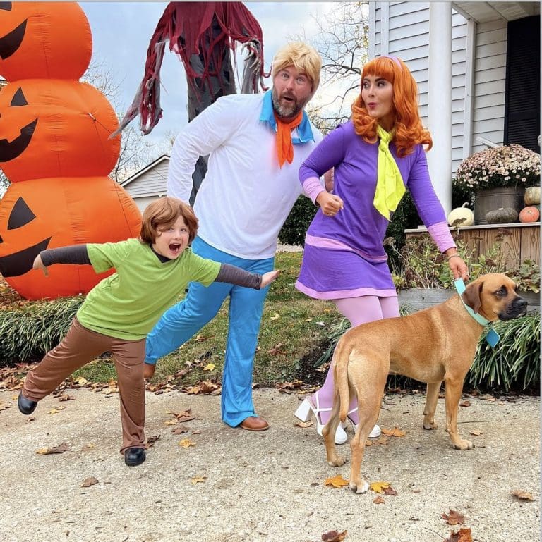 34 Best Family Costume Ideas That Everyone Will Love