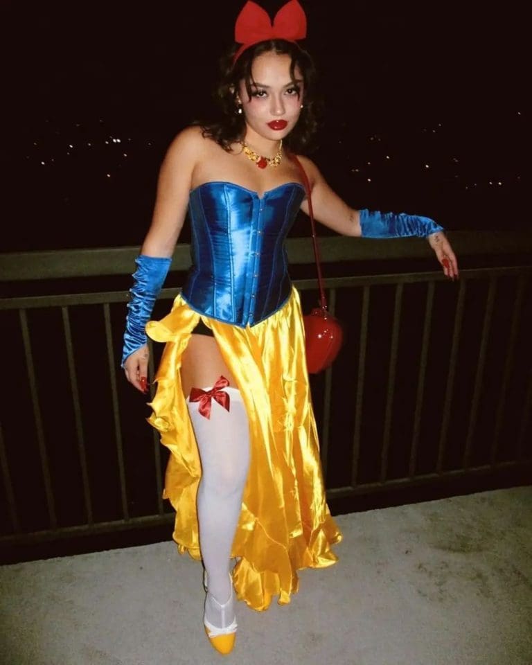 29 Women's Costume Ideas That'll Blow Your Mind