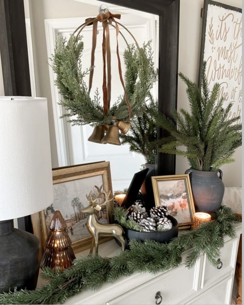 34 Inviting Christmas Entryway Decor Ideas