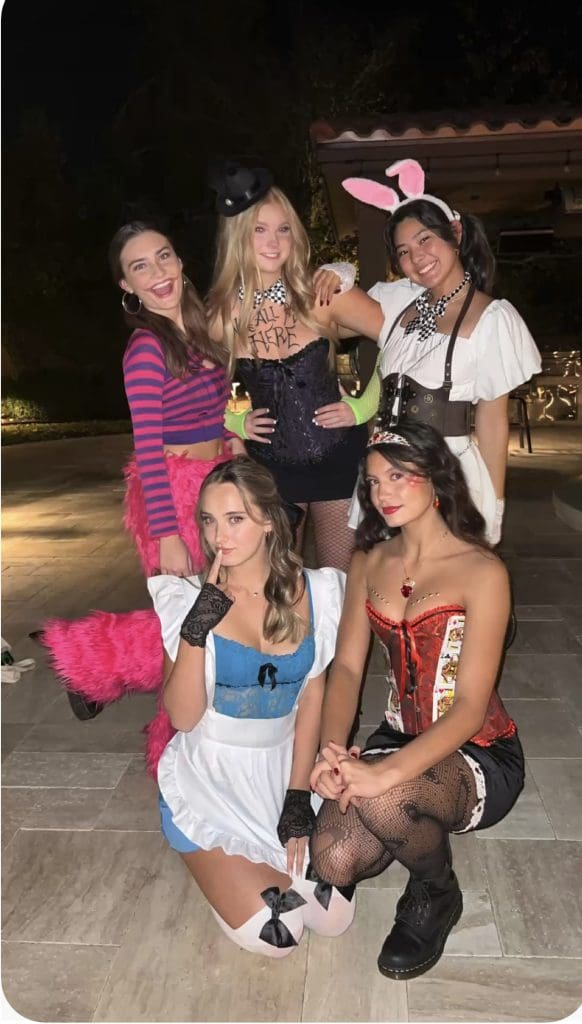 27 Best Group Costume Ideas That Every Member Will Love