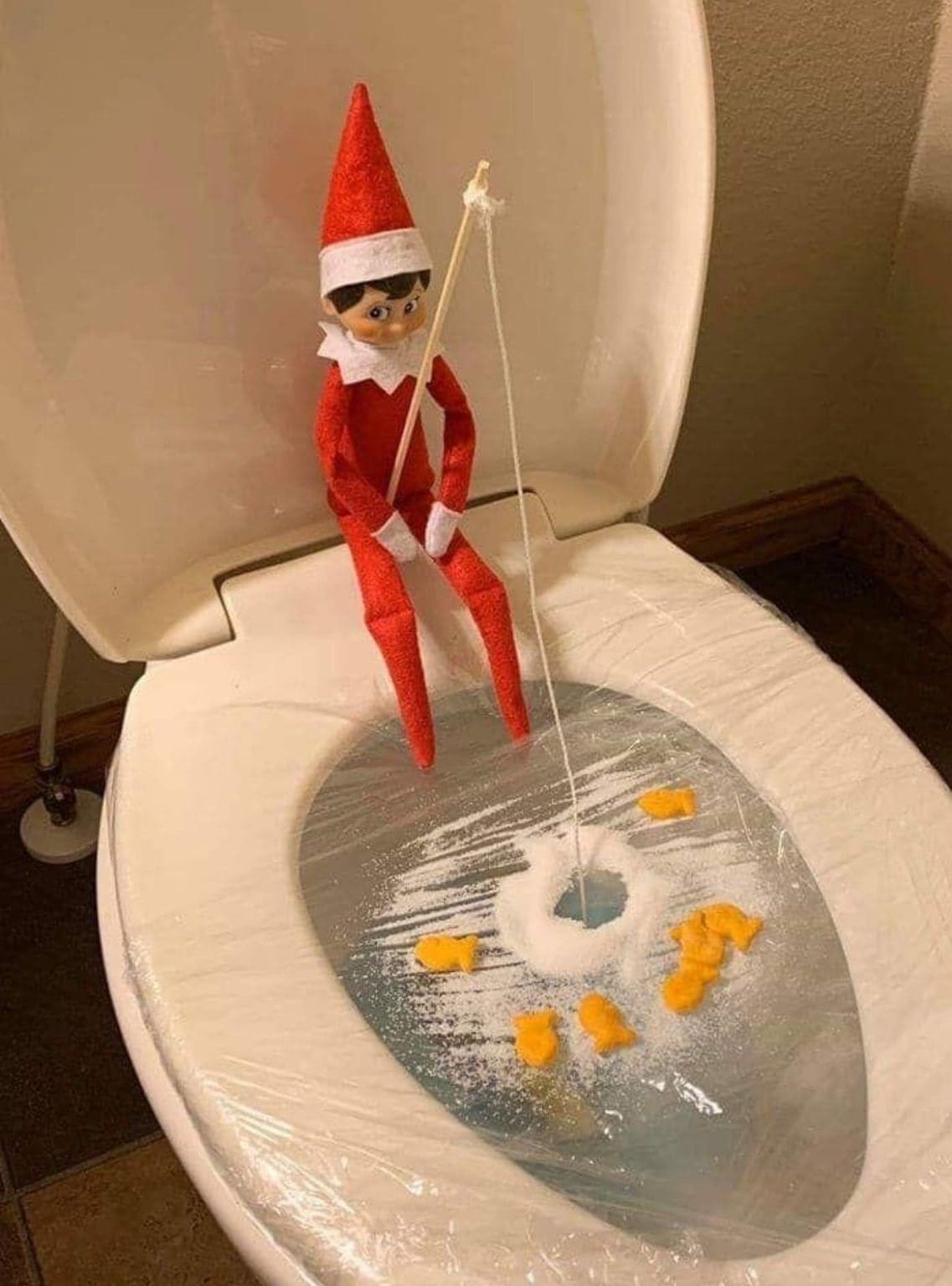 27 Genius Elf on the Shelf Ideas That Will Have Your Kids Laughing