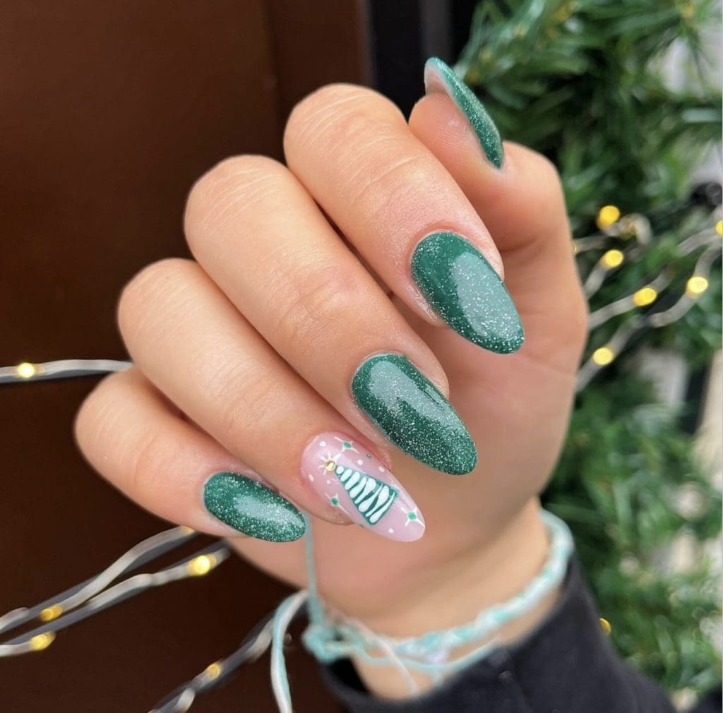 40 Trendy Green Christmas Nail Ideas for the Ultimate Festive Look