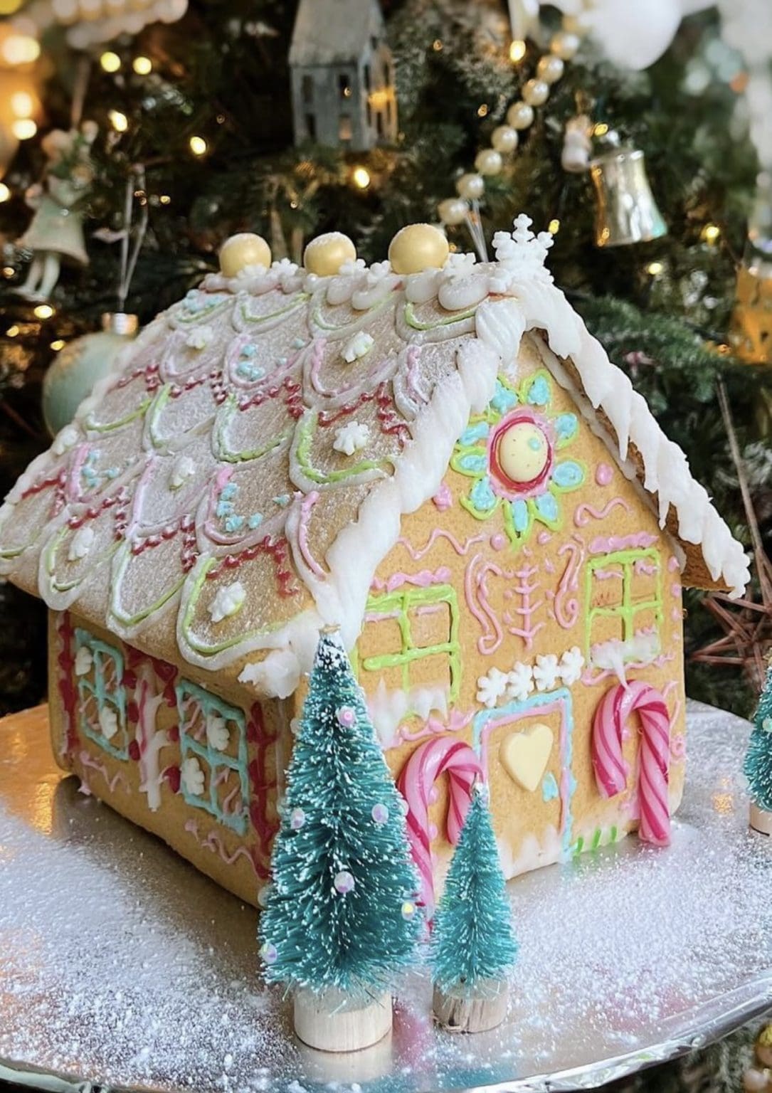 29 Creative Gingerbread House Decorating Ideas to Inspire You