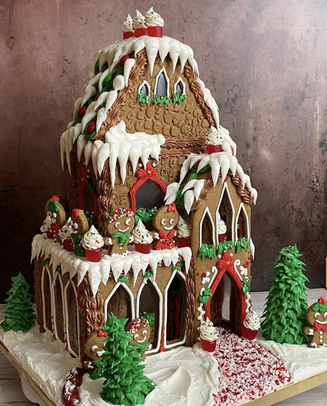 29 Creative Gingerbread House Decorating Ideas to Inspire You