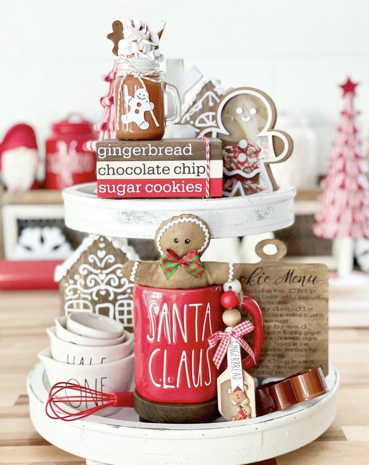 28 Christmas Tiered Tray Ideas for a Festive Display