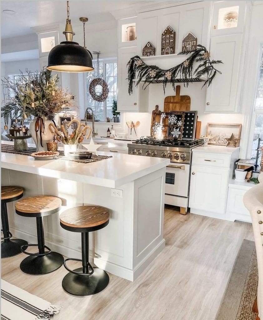 40 Christmas Kitchen Decor Ideas to Bring in the Holiday Spirit