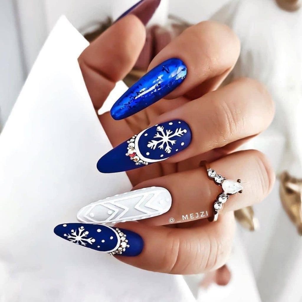 24 Blue Christmas Nail Ideas to Capture Winter Magic