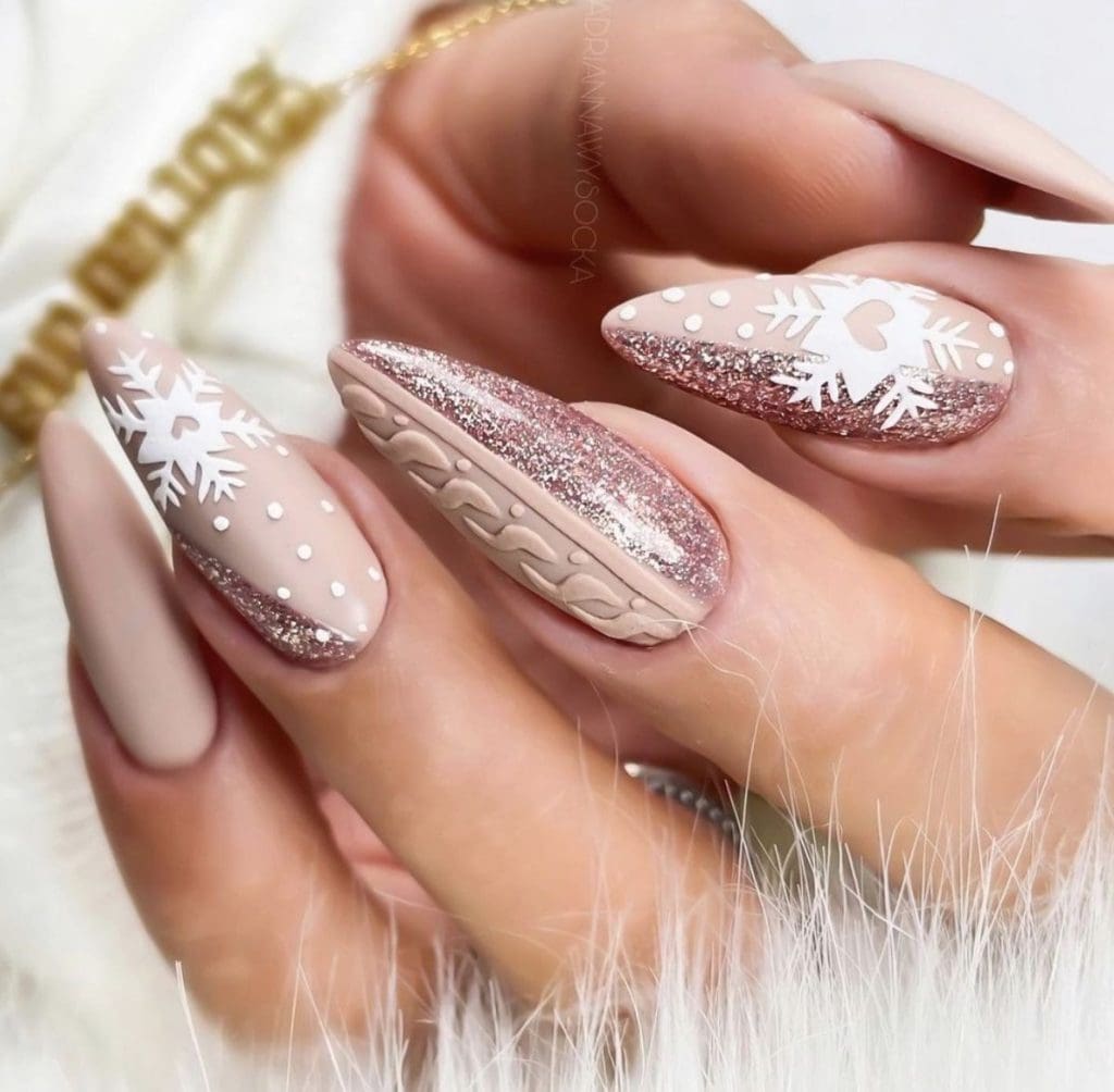 30 Stunning New Year’s Eve Nail Ideas to Start the Year Right