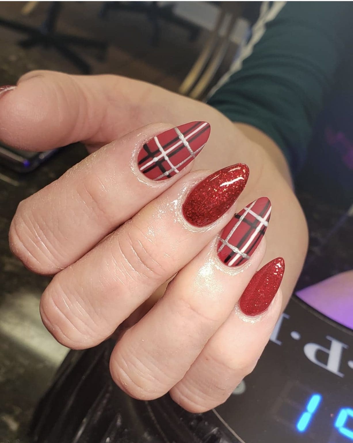 37 Best Plaid Nail Ideas to Perfect Your Cozy Look