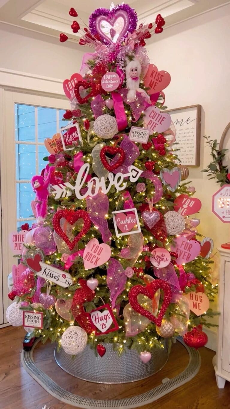 34 Stunning Valentine’s Tree Ideas to Celebrate Love