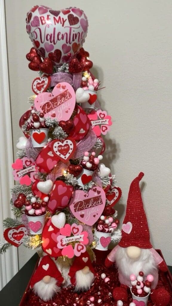 34 Stunning Valentine’s Tree Ideas to Celebrate Love