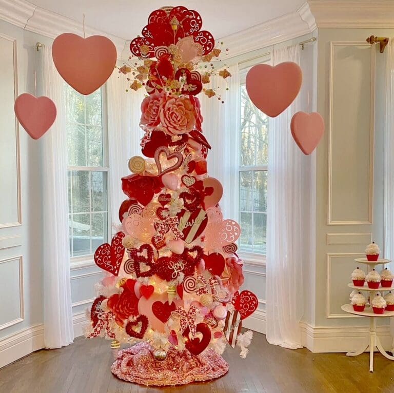 34 Stunning Valentine’s Tree Ideas to Celebrate Love