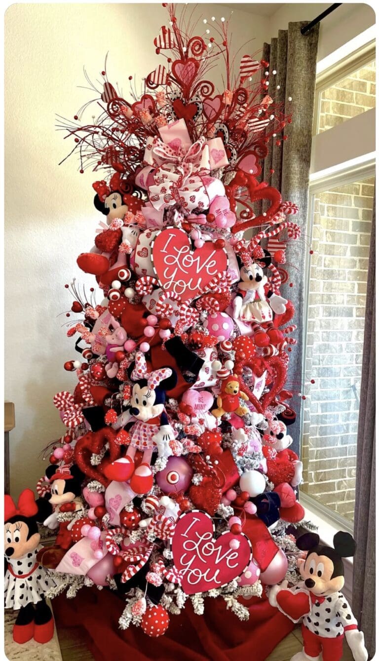 34 Stunning Valentine’s Tree Ideas to Celebrate Love