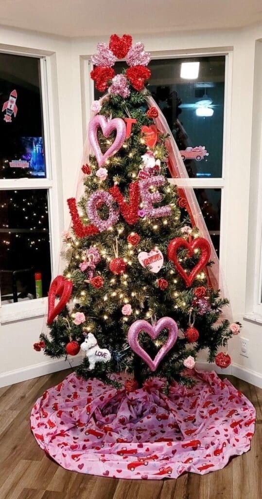 34 Stunning Valentine’s Tree Ideas to Celebrate Love
