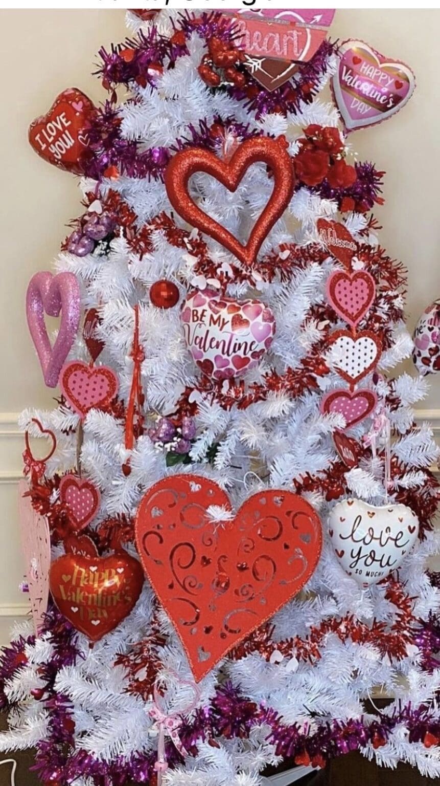 34 Stunning Valentine’s Tree Ideas to Celebrate Love