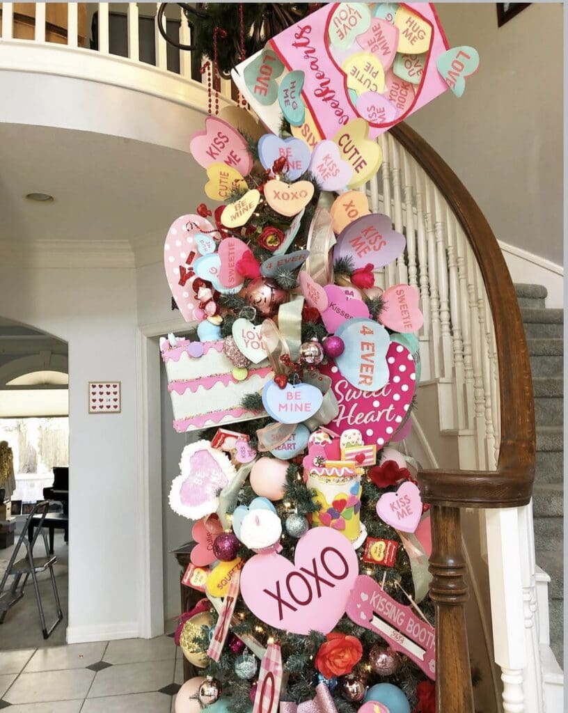 34 Stunning Valentine’s Tree Ideas to Celebrate Love