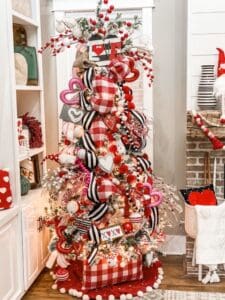 34 Stunning Valentine’s Tree Ideas to Celebrate Love