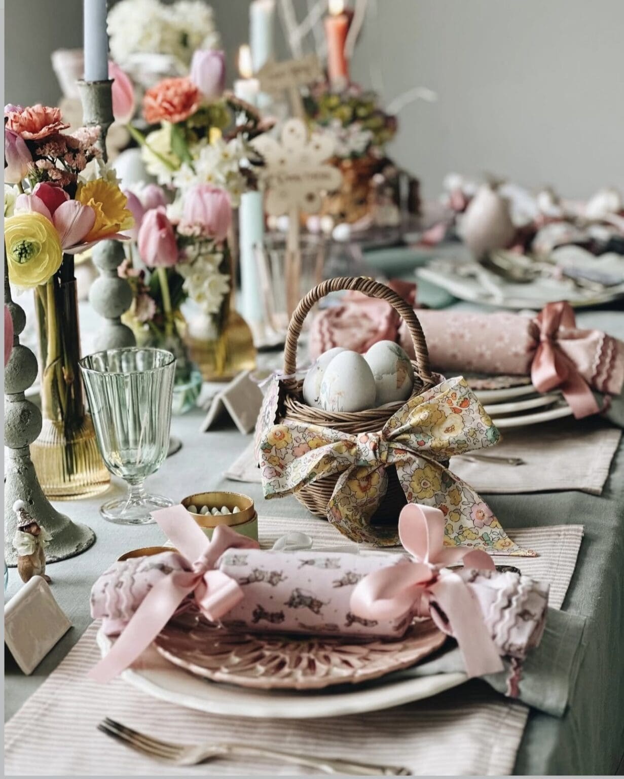 24 Stunning Easter Table Decor Ideas to Impress Your Guests