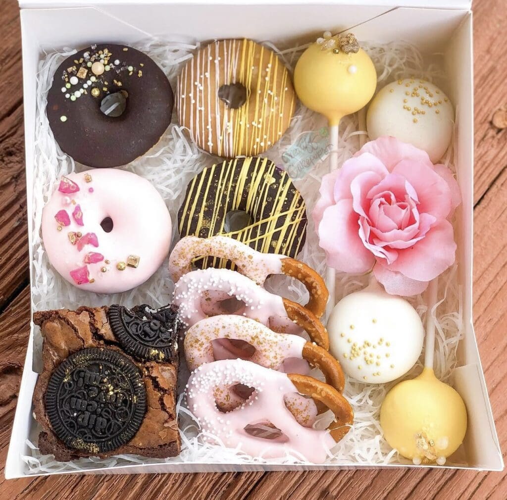 29 Mouth-Watering Mother's Day Treat Box Ideas She'll Enjoy