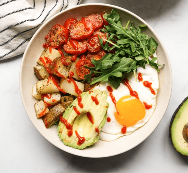 24 Easy & Healthy Breakfast Bowls to Start the Morning Right